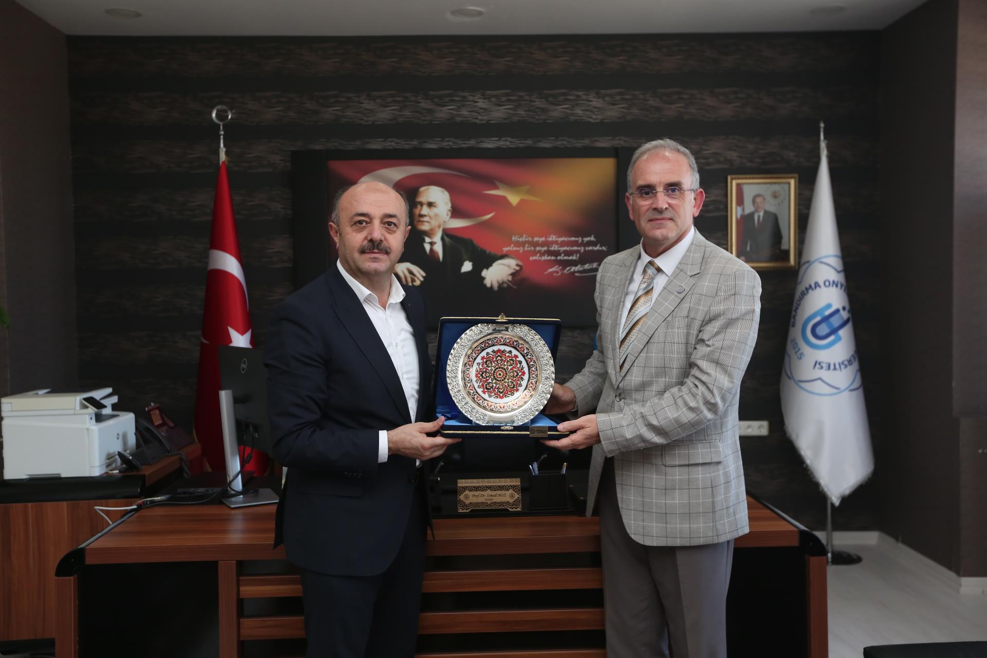 BANDIRMA ONYEDİ EYLÜL ÜNİVERSİTESİ - Rektörlük Goster